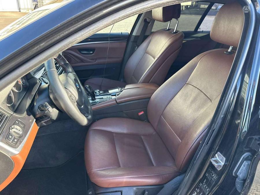 Melns BMW 530 2012 Kauņa, ar dzinēja tilpumu 2.99 L un nobraukumu 363 tūkst. km par 7500 €, foto 16 vietnē AUTOMOTO.COM.LV