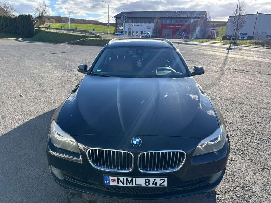 Melns BMW 530 2012 Kauņa, ar dzinēja tilpumu 2.99 L un nobraukumu 363 tūkst. km par 7500 €, foto 25 vietnē AUTOMOTO.COM.LV