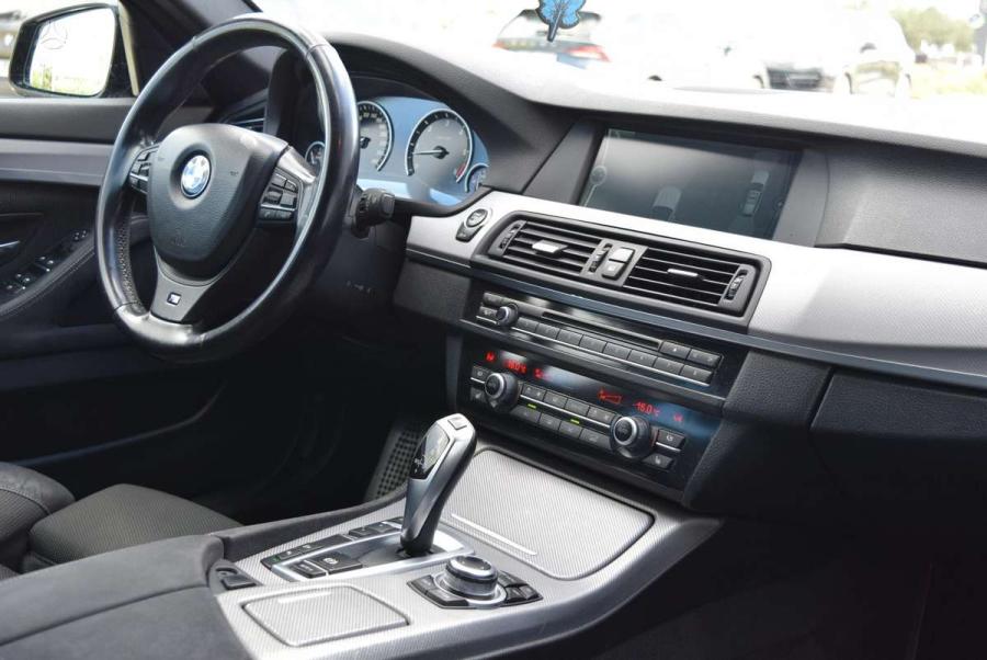 Black BMW 530 2012 in Vilnius, with an engine capacity of 2.99 L and mileage of 290 thousand km for 9950 €, photo 14 on AUTOMOTO.COM.LV
