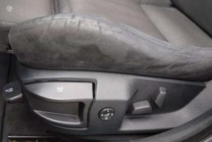 Black BMW 530 2012 in Vilnius, with an engine capacity of 2.99 L and mileage of 290 thousand km for 9950 €, photo 17 on AUTOMOTO.COM.LV