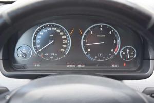 Black BMW 530 2012 in Vilnius, with an engine capacity of 2.99 L and mileage of 290 thousand km for 9950 €, photo 20 on AUTOMOTO.COM.LV