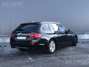 Melns BMW 530 2013 Rīga, ar dzinēja tilpumu 3.00 L un nobraukumu 347 tūkst. km par 9990 €, foto 4 vietnē AUTOMOTO.COM.LV