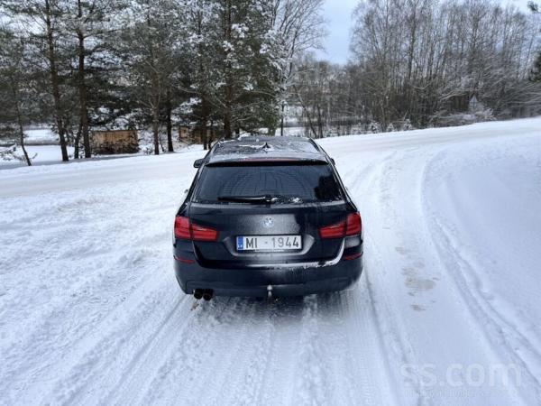 Black BMW 530 2013 in Jekabpils, with an engine capacity of 3.00 L and mileage of 325 thousand km for 10990 €, photo 4 on AUTOMOTO.COM.LV