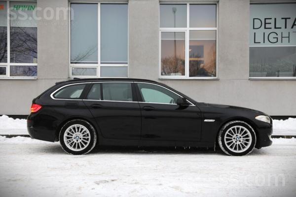 Black BMW 530 2013 in Riga, with an engine capacity of 3.00 L and mileage of 241 thousand km for 8995 €, photo 3 on AUTOMOTO.COM.LV