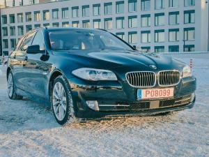Melns BMW 530 2013 Viļņa, ar dzinēja tilpumu 2.99 L un nobraukumu 261 tūkst. km par 8250 €, foto  vietnē AUTOMOTO.COM.LV
