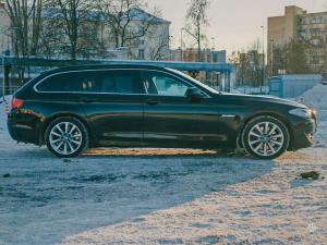 Black BMW 530 2013 in Vilnius, with an engine capacity of 2.99 L and mileage of 261 thousand km for 8250 €, photo 2 on AUTOMOTO.COM.LV