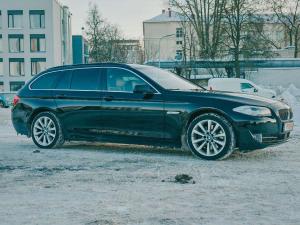 Black BMW 530 2013 in Vilnius, with an engine capacity of 2.99 L and mileage of 261 thousand km for 8250 €, photo 8 on AUTOMOTO.COM.LV