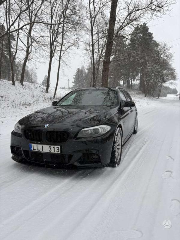 Black BMW 530 2013 in Vilnius, with an engine capacity of 2.99 L and mileage of 400 thousand km for 8500 €, photo 1 on AUTOMOTO.COM.LV