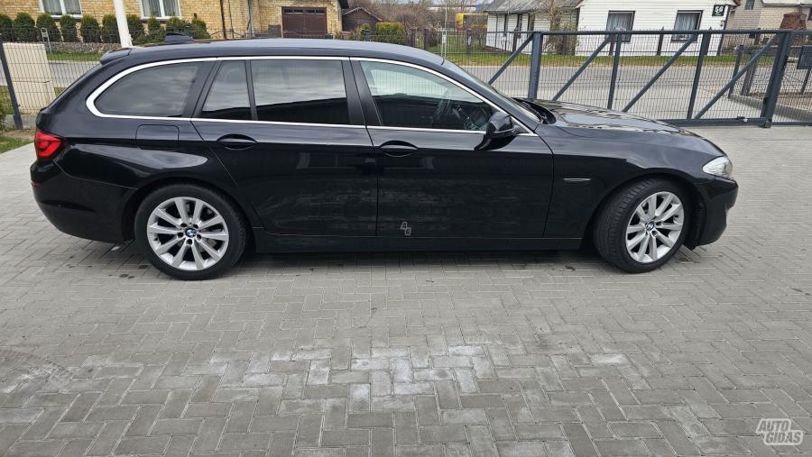 Melns BMW 530 2013 Šauļi, ar dzinēja tilpumu 3.00 L un nobraukumu 261 tūkst. km par 9750 €, foto 10 vietnē AUTOMOTO.COM.LV
