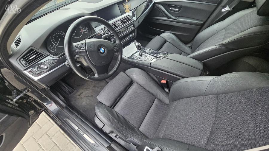 Melns BMW 530 2013 Šauļi, ar dzinēja tilpumu 3.00 L un nobraukumu 261 tūkst. km par 9750 €, foto 11 vietnē AUTOMOTO.COM.LV