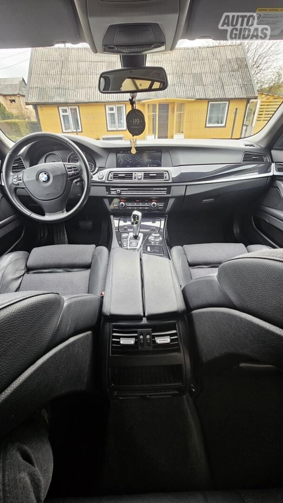 Melns BMW 530 2013 Šauļi, ar dzinēja tilpumu 3.00 L un nobraukumu 261 tūkst. km par 9750 €, foto 17 vietnē AUTOMOTO.COM.LV