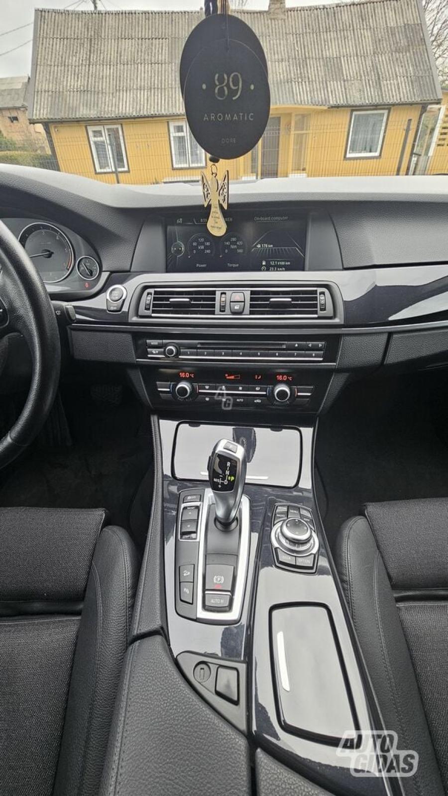 Melns BMW 530 2013 Šauļi, ar dzinēja tilpumu 3.00 L un nobraukumu 261 tūkst. km par 9750 €, foto 18 vietnē AUTOMOTO.COM.LV