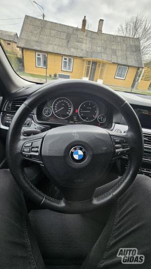 Melns BMW 530 2013 Šauļi, ar dzinēja tilpumu 3.00 L un nobraukumu 261 tūkst. km par 9750 €, foto 21 vietnē AUTOMOTO.COM.LV
