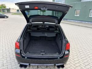 Black BMW 530 2013 in Klaipeda, with an engine capacity of 3.00 L and mileage of 371 thousand km for 8500 €, photo 16 on AUTOMOTO.COM.LV