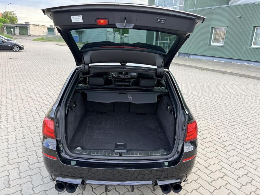 Black BMW 530 2013 in Klaipeda, with an engine capacity of 3.00 L and mileage of 371 thousand km for 8500 €, photo 16 on AUTOMOTO.COM.LV