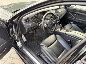 Black BMW 530 2013 in Klaipeda, with an engine capacity of 3.00 L and mileage of 371 thousand km for 8500 €, photo 20 on AUTOMOTO.COM.LV