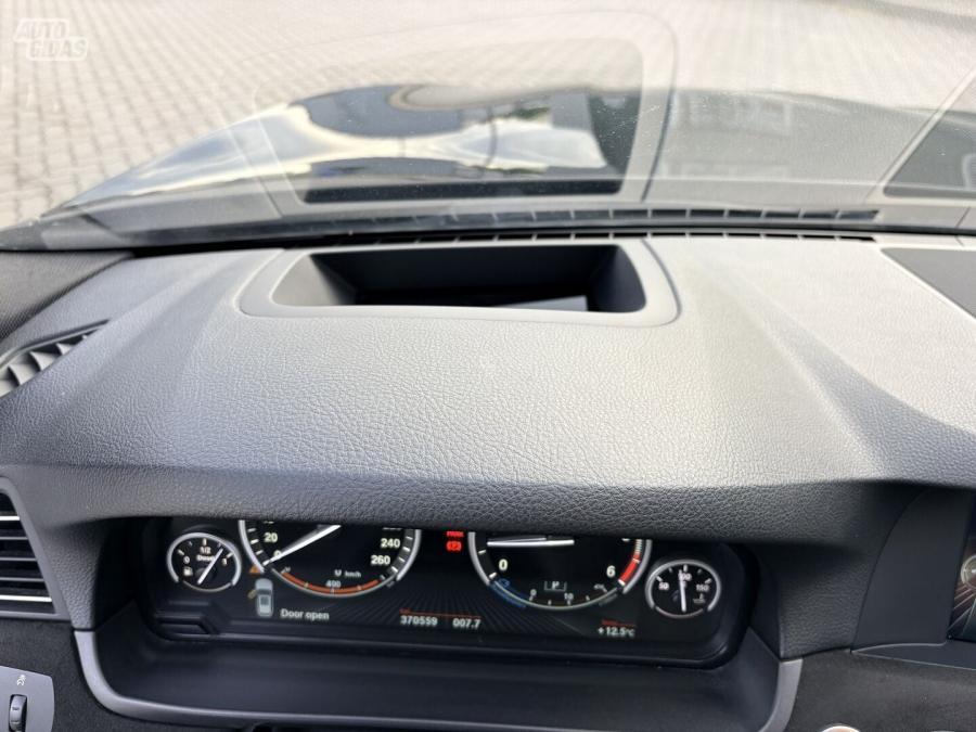 Black BMW 530 2013 in Klaipeda, with an engine capacity of 3.00 L and mileage of 371 thousand km for 8500 €, photo 22 on AUTOMOTO.COM.LV