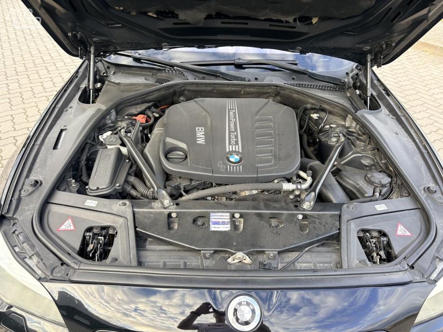 Black BMW 530 2013 in Klaipeda, with an engine capacity of 3.00 L and mileage of 371 thousand km for 8500 €, photo 23 on AUTOMOTO.COM.LV