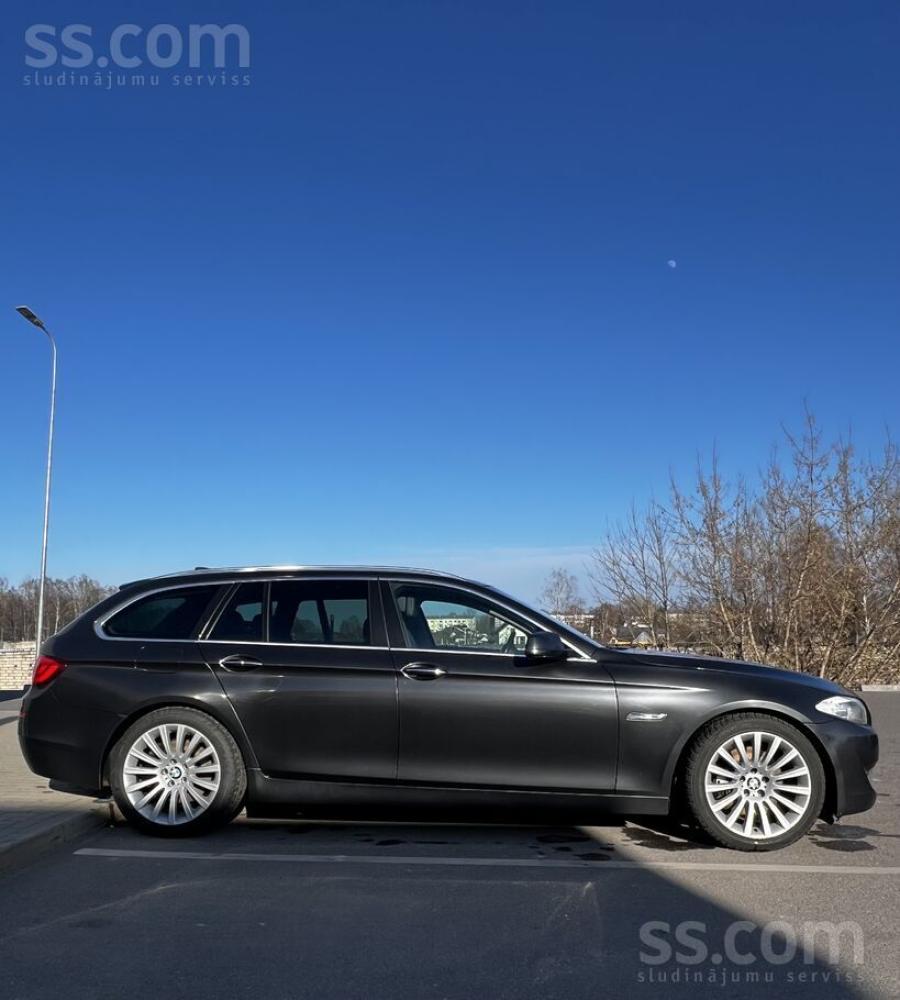 Black BMW 530 2013 in Riga, with an engine capacity of 3.00 L and mileage of 320 thousand km for 7600 €, photo 1 on AUTOMOTO.COM.LV