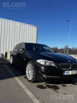 Black BMW 530 2013 in Riga, with an engine capacity of 3.00 L and mileage of 320 thousand km for 7600 €, photo 3 on AUTOMOTO.COM.LV