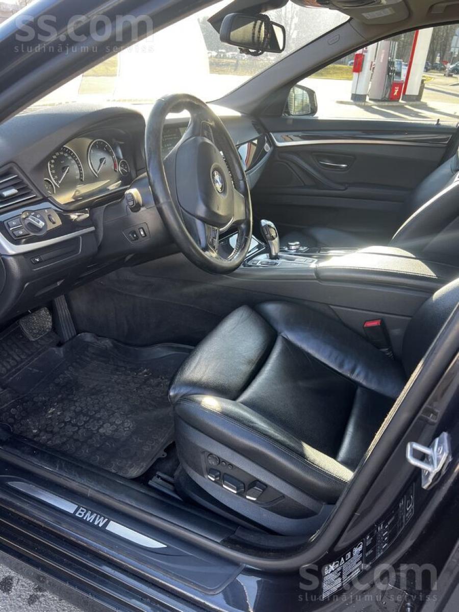 Black BMW 530 2013 in Riga, with an engine capacity of 3.00 L and mileage of 320 thousand km for 7600 €, photo 5 on AUTOMOTO.COM.LV