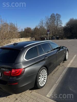 Black BMW 530 2013 in Riga, with an engine capacity of 3.00 L and mileage of 320 thousand km for 7600 €, photo 13 on AUTOMOTO.COM.LV
