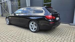 Black BMW 530 2013 in Talsi, with an engine capacity of 3.00 L and mileage of 305 thousand km for 12990 €, photo 4 on AUTOMOTO.COM.LV
