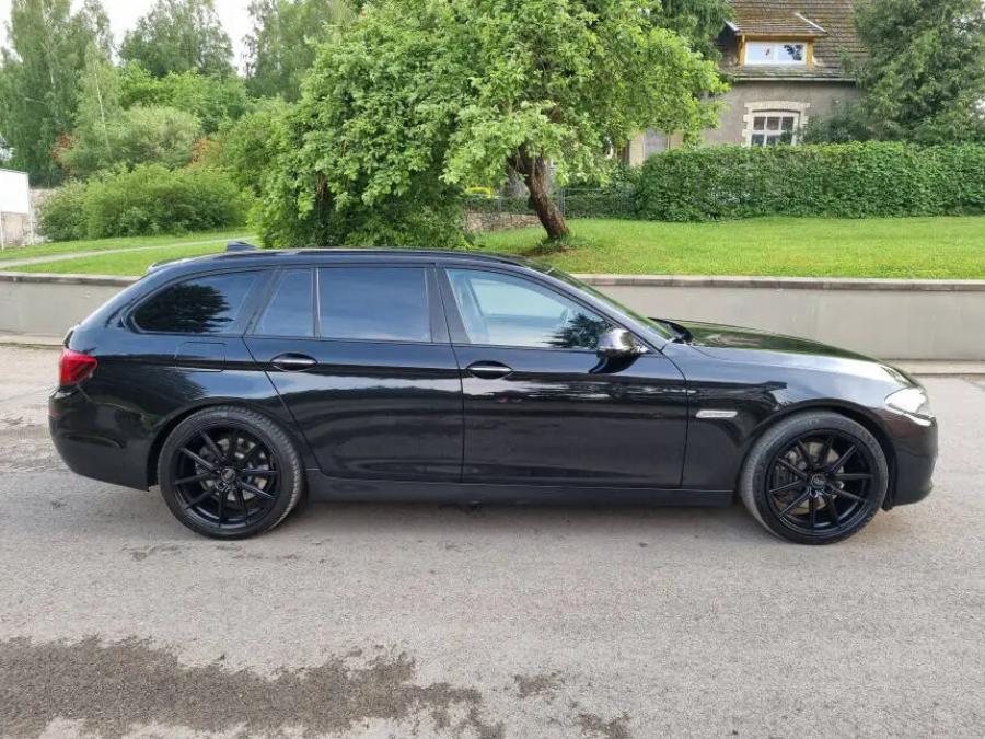 Black BMW 530 2013 in Jekabpils, with an engine capacity of 3.00 L and mileage of 276 thousand km for 11650 €, photo 6 on AUTOMOTO.COM.LV