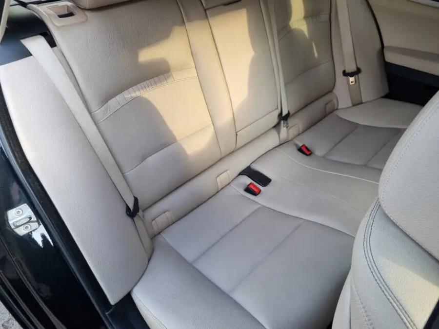 Black BMW 530 2013 in Jekabpils, with an engine capacity of 3.00 L and mileage of 276 thousand km for 11650 €, photo 21 on AUTOMOTO.COM.LV