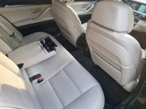 Black BMW 530 2013 in Jekabpils, with an engine capacity of 3.00 L and mileage of 276 thousand km for 11650 €, photo 22 on AUTOMOTO.COM.LV