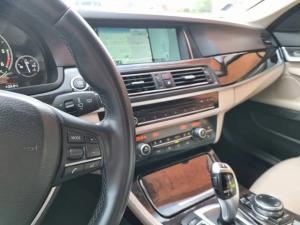 Black BMW 530 2013 in Jekabpils, with an engine capacity of 3.00 L and mileage of 276 thousand km for 11650 €, photo 32 on AUTOMOTO.COM.LV