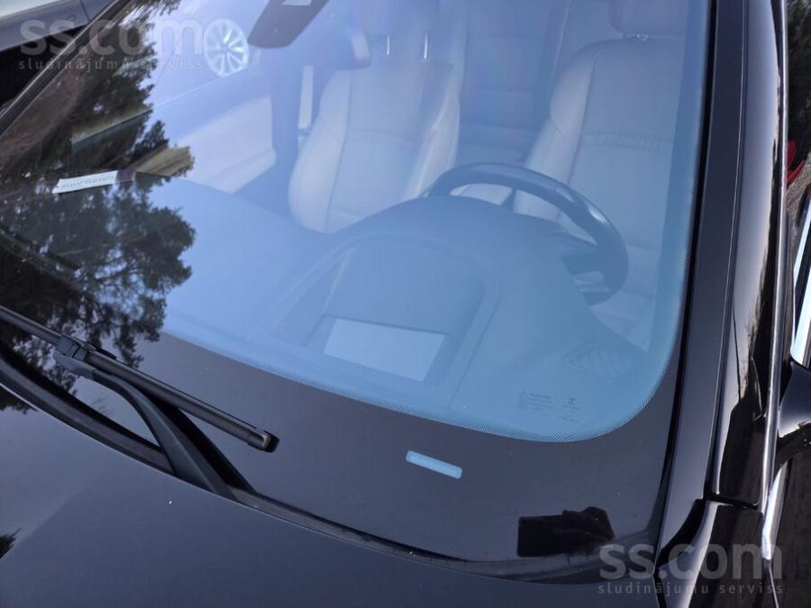 Black BMW 530 2013 in Riga, with an engine capacity of 3.00 L and mileage of 313 thousand km for 10400 €, photo 7 on AUTOMOTO.COM.LV