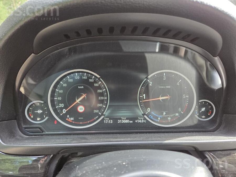 Black BMW 530 2013 in Riga, with an engine capacity of 3.00 L and mileage of 313 thousand km for 10400 €, photo 10 on AUTOMOTO.COM.LV