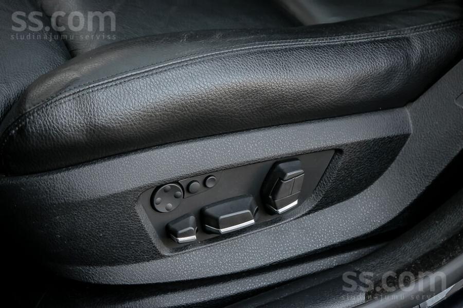 Black BMW 530 2013 in Tukums, with an engine capacity of 3.00 L and mileage of 320 thousand km for 10990 €, photo 8 on AUTOMOTO.COM.LV
