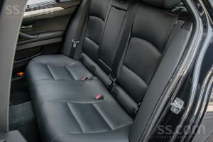 Black BMW 530 2013 in Tukums, with an engine capacity of 3.00 L and mileage of 320 thousand km for 10990 €, photo 11 on AUTOMOTO.COM.LV