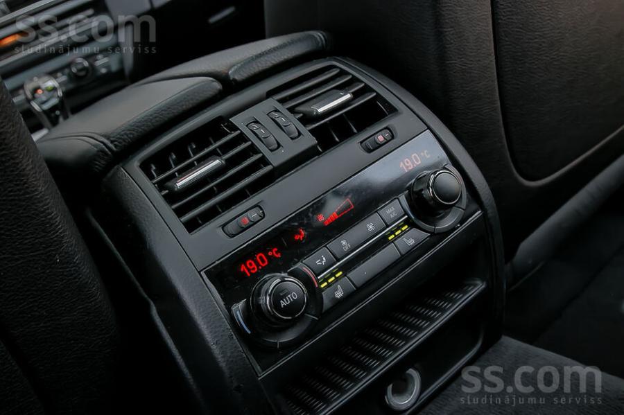 Black BMW 530 2013 in Tukums, with an engine capacity of 3.00 L and mileage of 320 thousand km for 10990 €, photo 12 on AUTOMOTO.COM.LV
