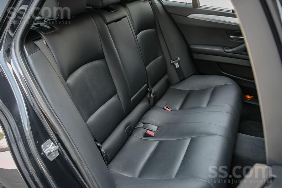 Black BMW 530 2013 in Tukums, with an engine capacity of 3.00 L and mileage of 320 thousand km for 10990 €, photo 13 on AUTOMOTO.COM.LV
