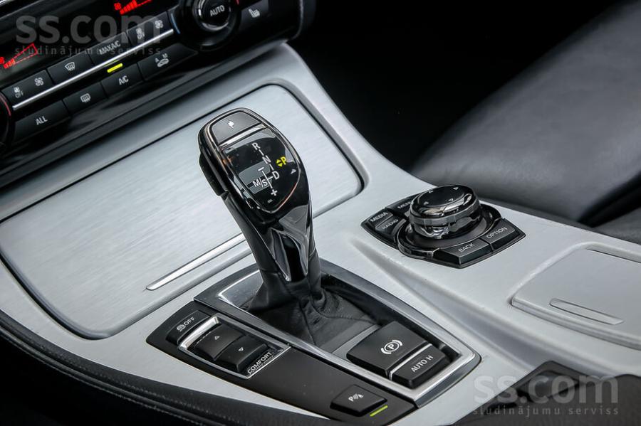 Black BMW 530 2013 in Tukums, with an engine capacity of 3.00 L and mileage of 320 thousand km for 10990 €, photo 16 on AUTOMOTO.COM.LV