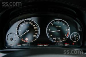 Black BMW 530 2013 in Tukums, with an engine capacity of 3.00 L and mileage of 320 thousand km for 10990 €, photo 20 on AUTOMOTO.COM.LV
