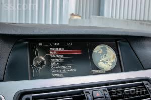 Black BMW 530 2013 in Tukums, with an engine capacity of 3.00 L and mileage of 320 thousand km for 10990 €, photo 24 on AUTOMOTO.COM.LV