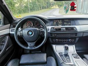 Melns BMW 530 2013 Trakai, ar dzinēja tilpumu 2.99 L un nobraukumu 375 tūkst. km par 10000 €, foto 26 vietnē AUTOMOTO.COM.LV