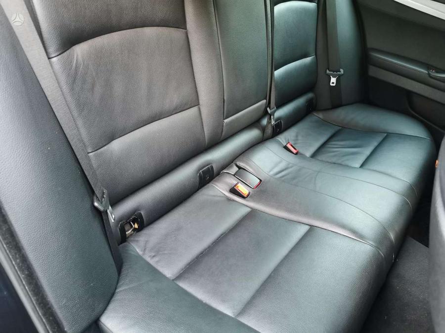Melns BMW 530 2013 Trakai, ar dzinēja tilpumu 2.99 L un nobraukumu 375 tūkst. km par 10000 €, foto 31 vietnē AUTOMOTO.COM.LV