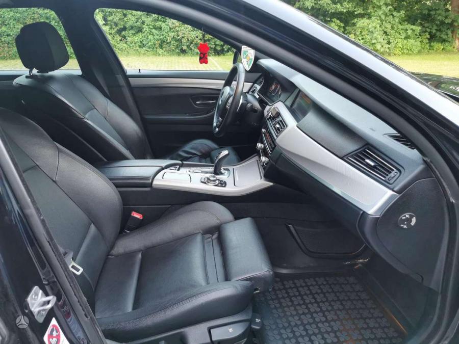 Melns BMW 530 2013 Trakai, ar dzinēja tilpumu 2.99 L un nobraukumu 375 tūkst. km par 10000 €, foto 33 vietnē AUTOMOTO.COM.LV