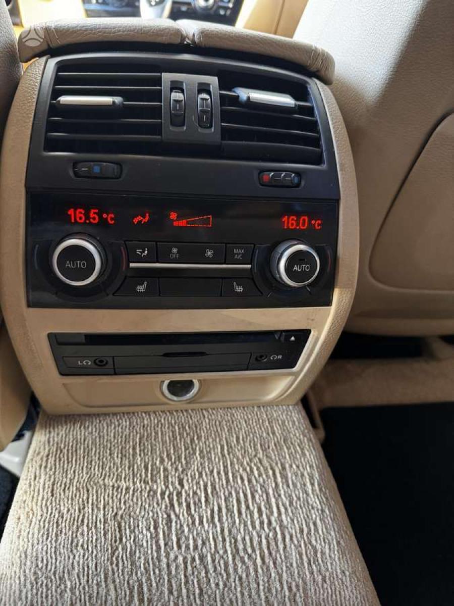 Black BMW 530 2013 in Vilnius, with an engine capacity of 2.99 L and mileage of 287 thousand km for 10900 €, photo 14 on AUTOMOTO.COM.LV