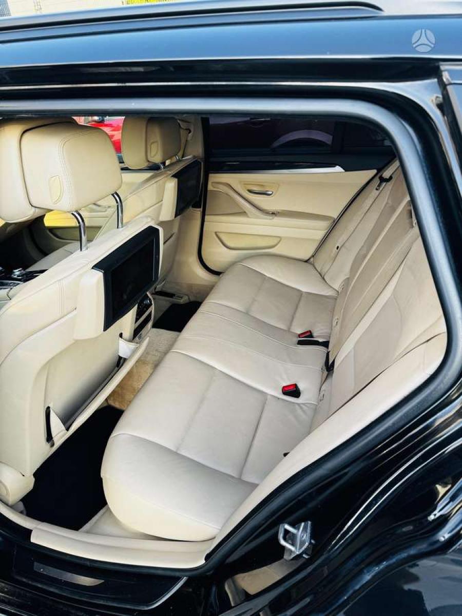 Black BMW 530 2013 in Vilnius, with an engine capacity of 2.99 L and mileage of 287 thousand km for 10900 €, photo 16 on AUTOMOTO.COM.LV