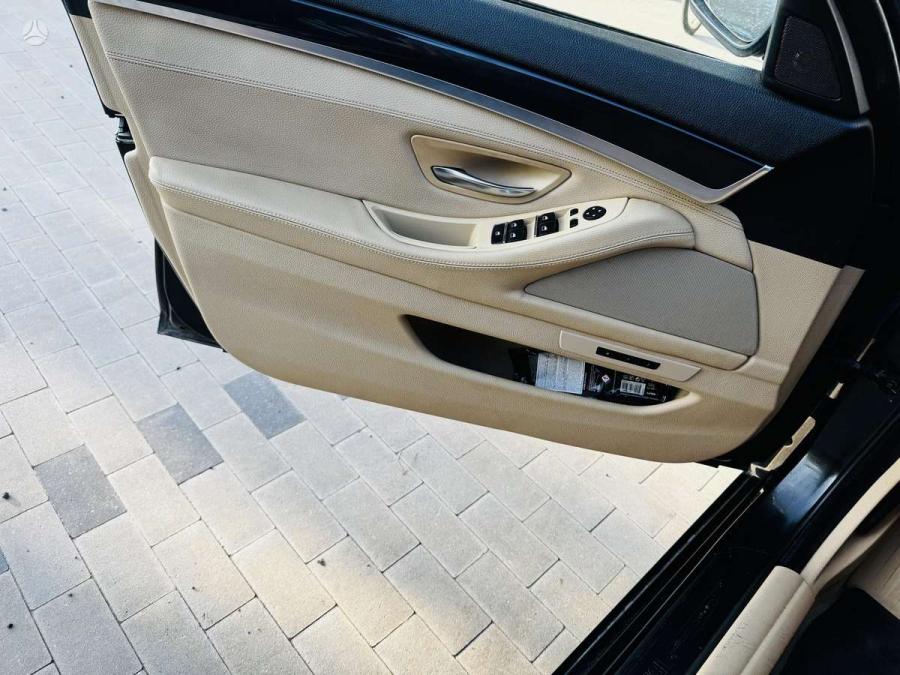 Black BMW 530 2013 in Vilnius, with an engine capacity of 2.99 L and mileage of 287 thousand km for 10900 €, photo 23 on AUTOMOTO.COM.LV