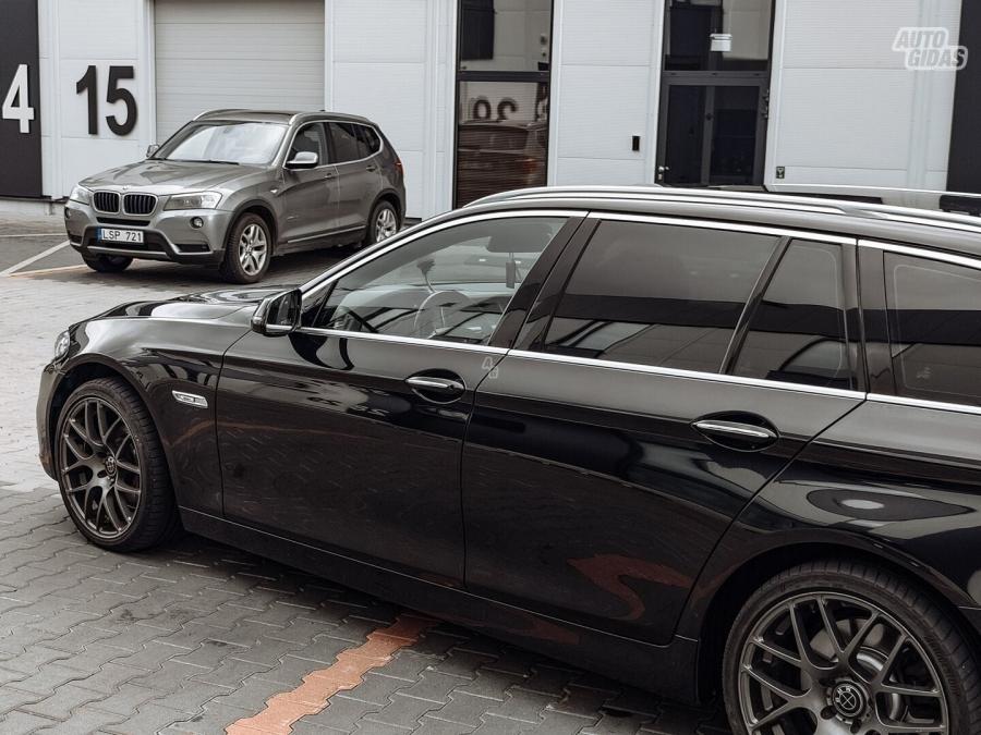 Melns BMW 530 2013 Viļņa, ar dzinēja tilpumu 3.00 L un nobraukumu 237 tūkst. km par 11700 €, foto 24 vietnē AUTOMOTO.COM.LV