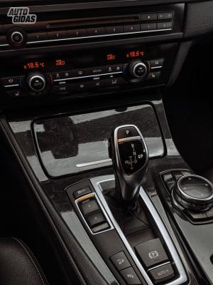 Melns BMW 530 2013 Viļņa, ar dzinēja tilpumu 3.00 L un nobraukumu 237 tūkst. km par 11700 €, foto 28 vietnē AUTOMOTO.COM.LV