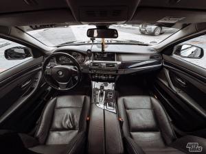 Melns BMW 530 2013 Viļņa, ar dzinēja tilpumu 3.00 L un nobraukumu 237 tūkst. km par 11700 €, foto 31 vietnē AUTOMOTO.COM.LV