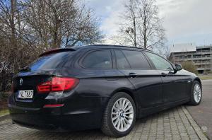 Black BMW 530 2013 in Siauliai, with an engine capacity of 2.99 L and mileage of 370 thousand km for 8000 €, photo 4 on AUTOMOTO.COM.LV